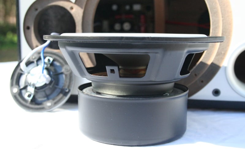 Infinity Primus P162 Bookshelf Speaker Review | Audioholics