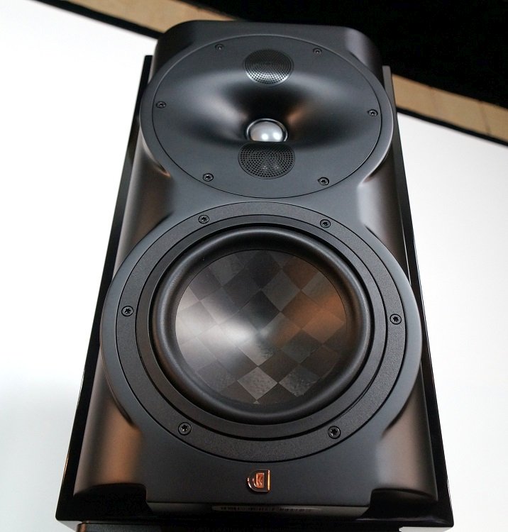 Perlisten S4b Brings Flagship Performance Bookshelf Speaker Review ...