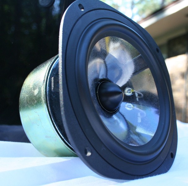 Usher Audio S-520 Bookshelf Speaker Review | Audioholics