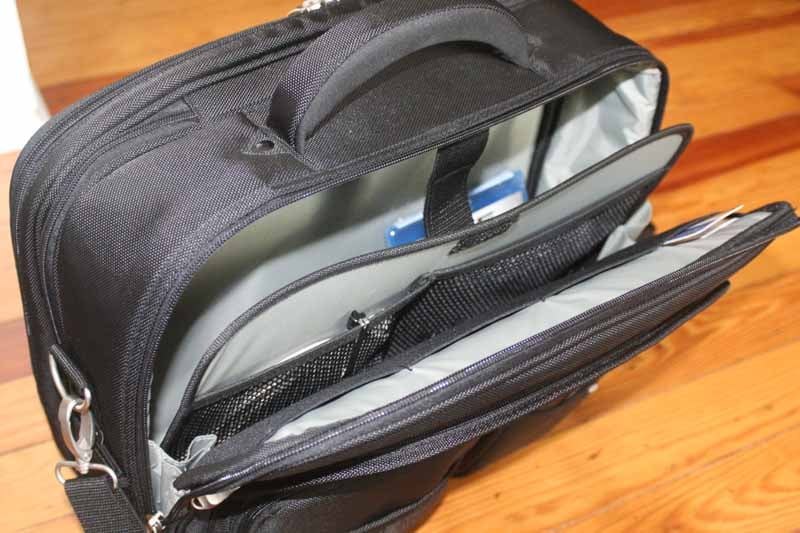 Skooba Design Checkthrough Brief Laptop Bag Review | Audioholics