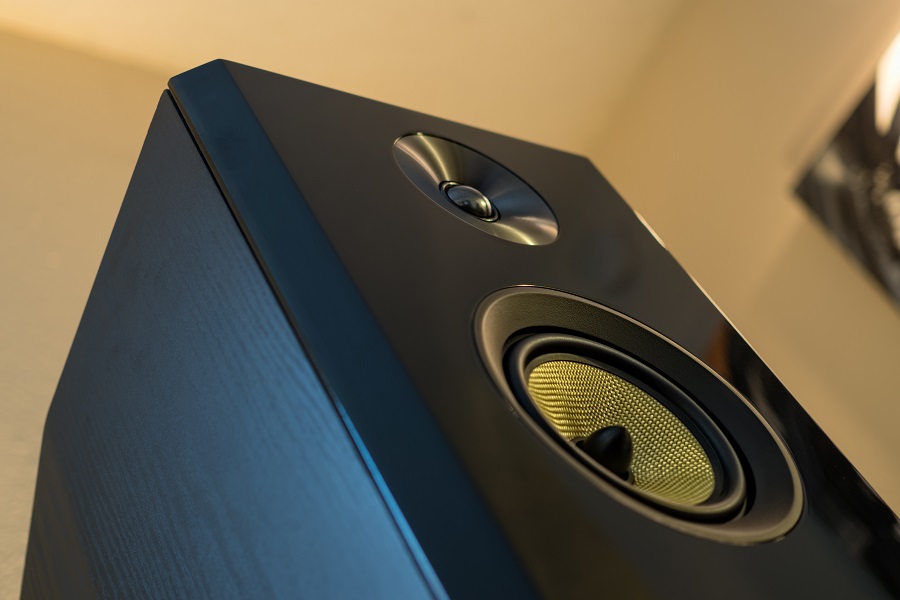 Fluance Signature Series 3-Way Floorstanding Speakers Review | Audioholics